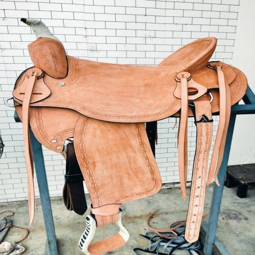 Handcrafted English Riding Saddle with Two-Tone Leather at Rs 10000 in ...